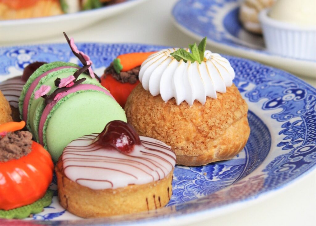 The magic of Mackintosh: A spotlight on Mackintosh at the Willow | Dish ...